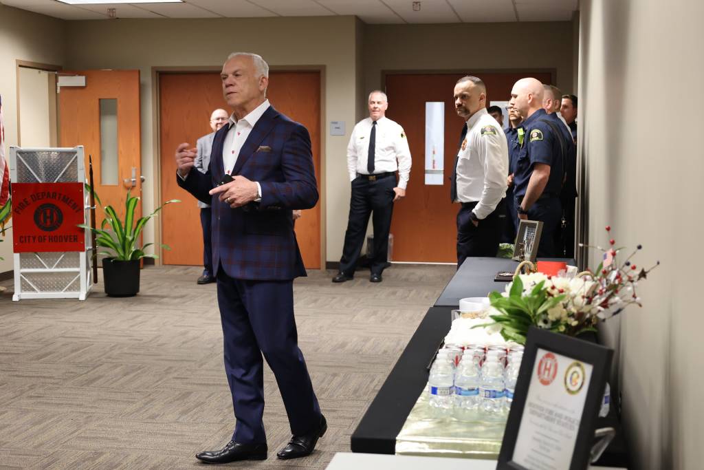 HPD and HFD honor Pam and gene smith - Hoover Police Department